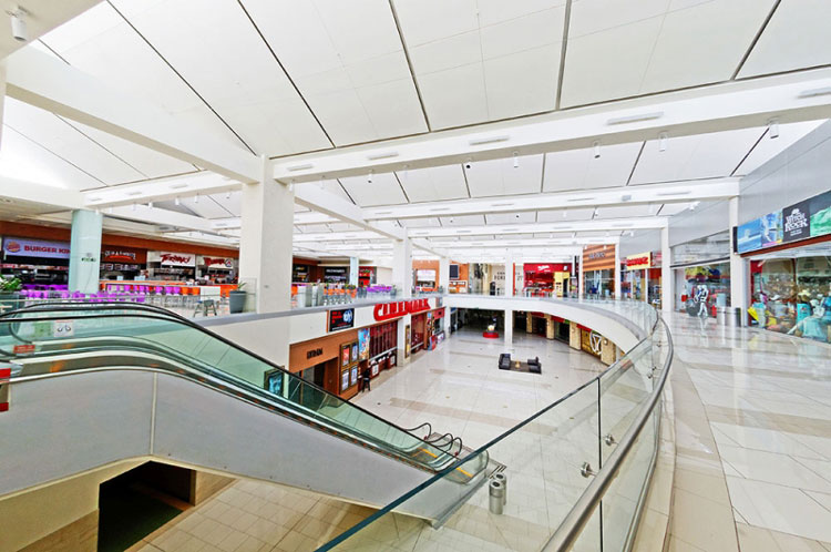 Centro Comercial Multiplaza - Sinergia